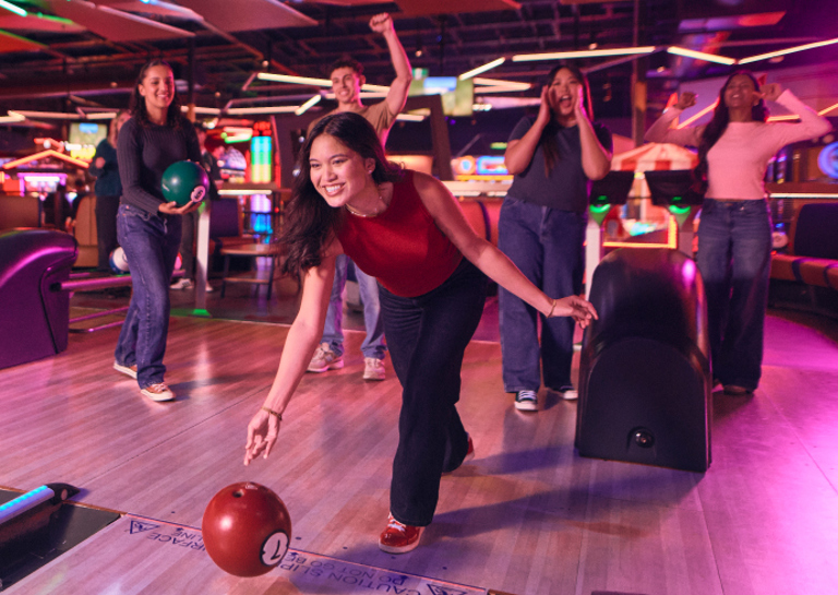 Bowling BFF Mate Plays Free!